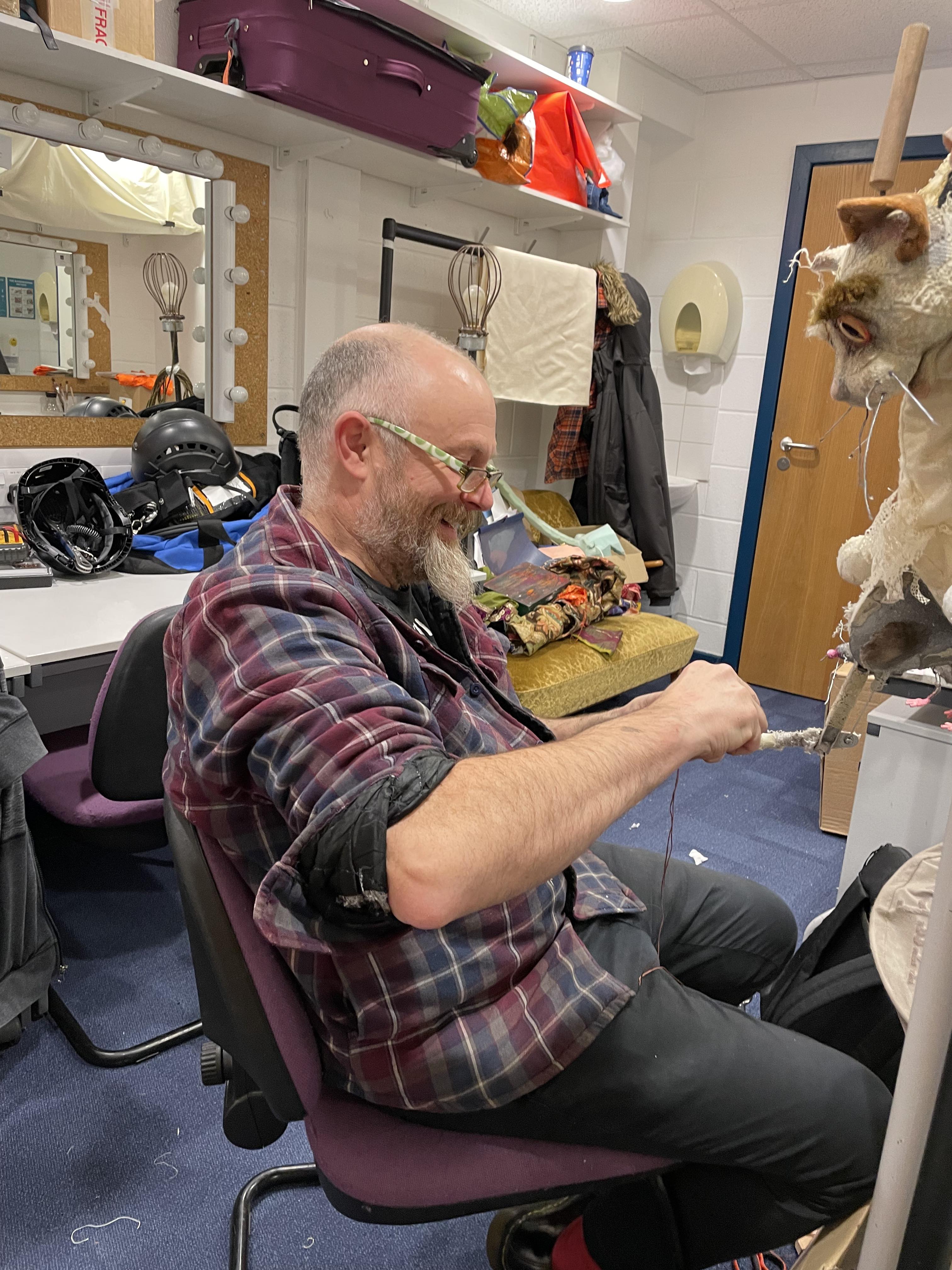 Marc Parrett creates living drawings… - Theatre by the Lake